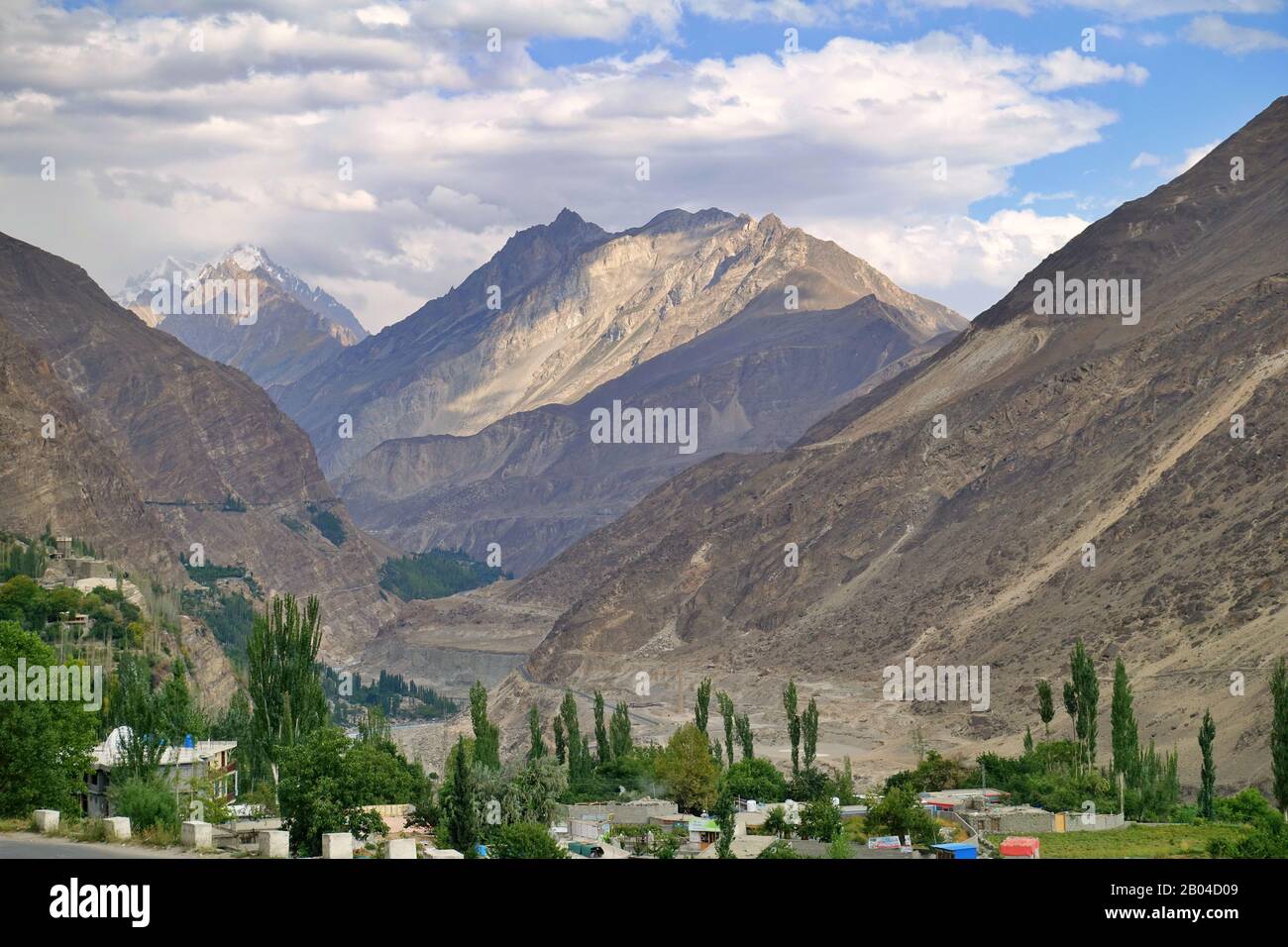 Hunza valley hi-res stock photography and images - Alamy