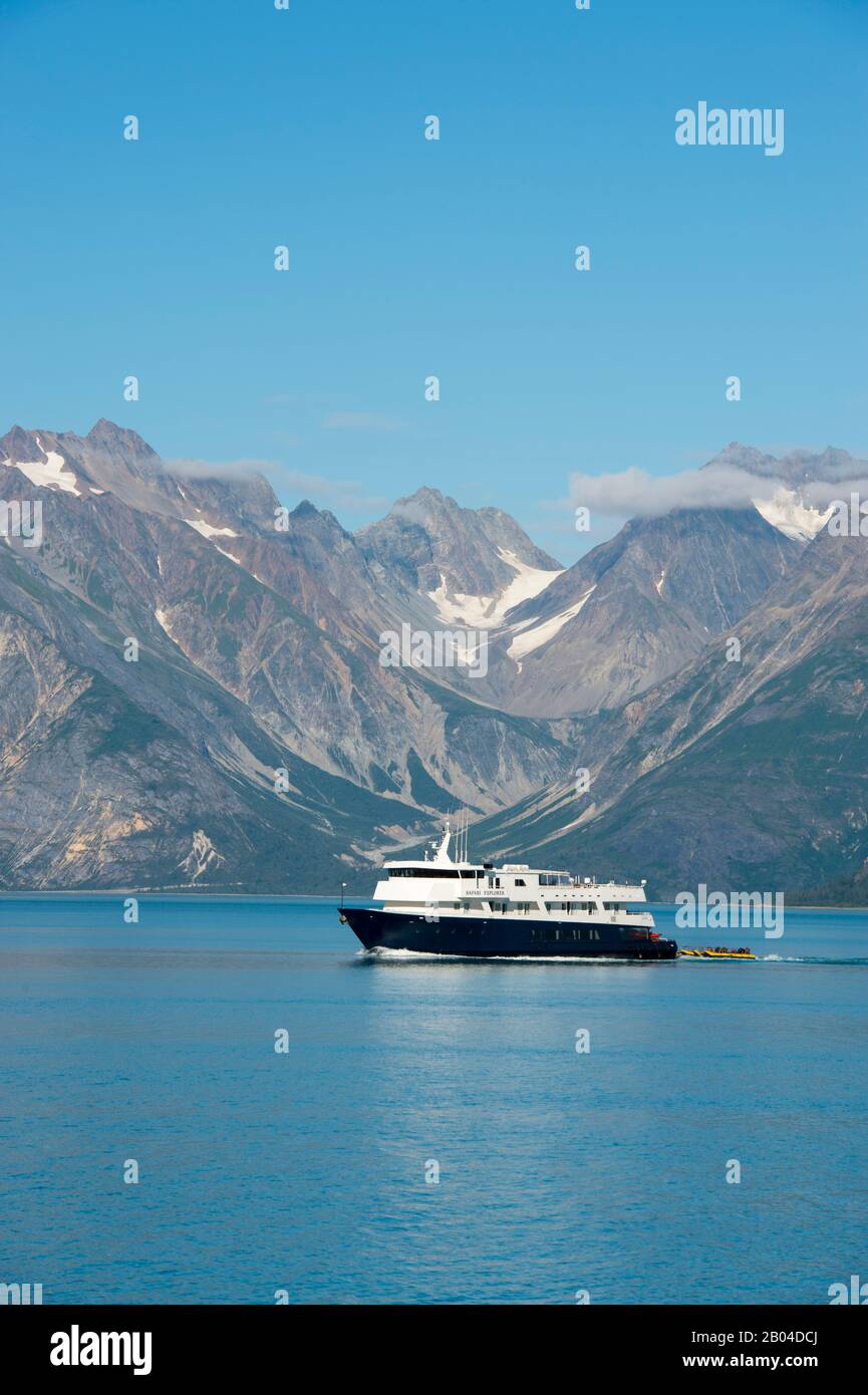 Cruise ship Safari Explorer in Glacier Bay National Park, Southeast ...