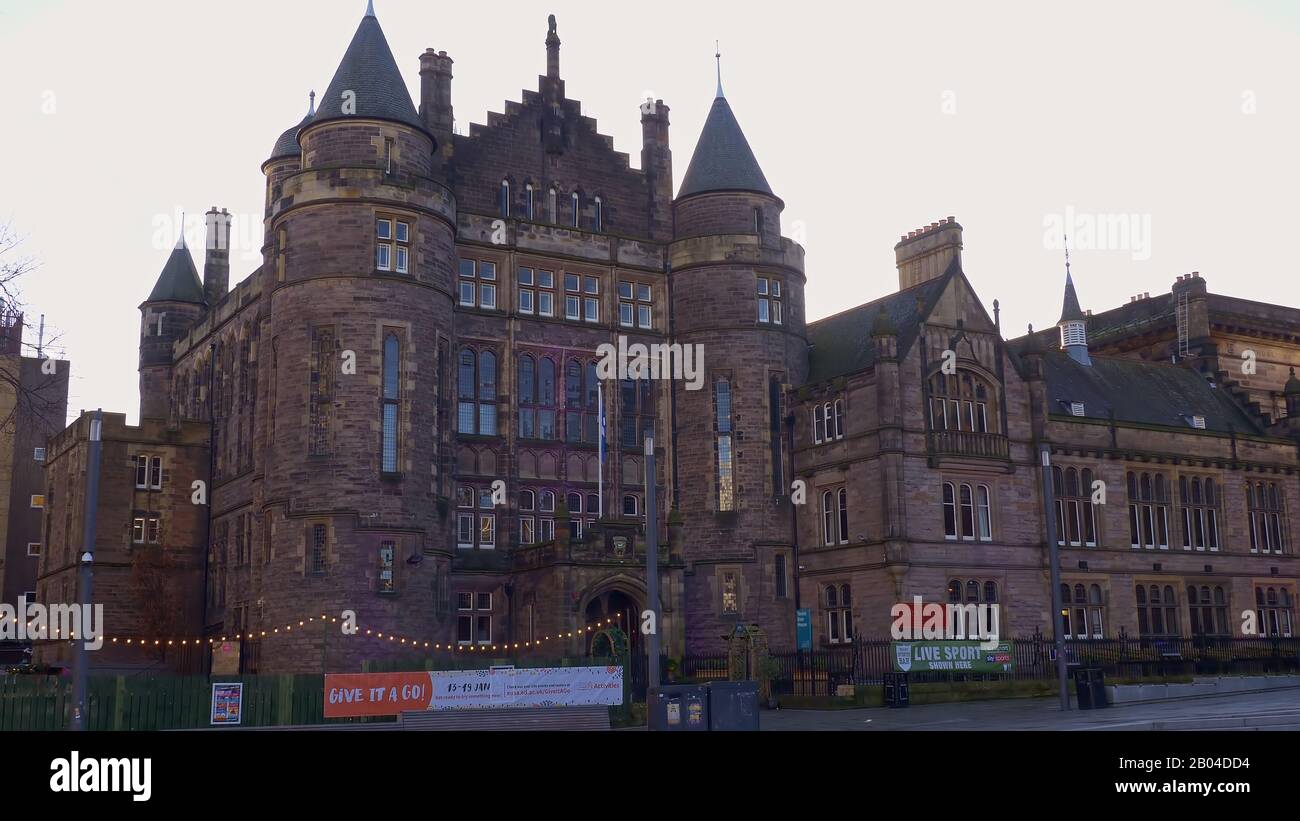 Famous edinburgh university hi-res stock photography and images - Alamy