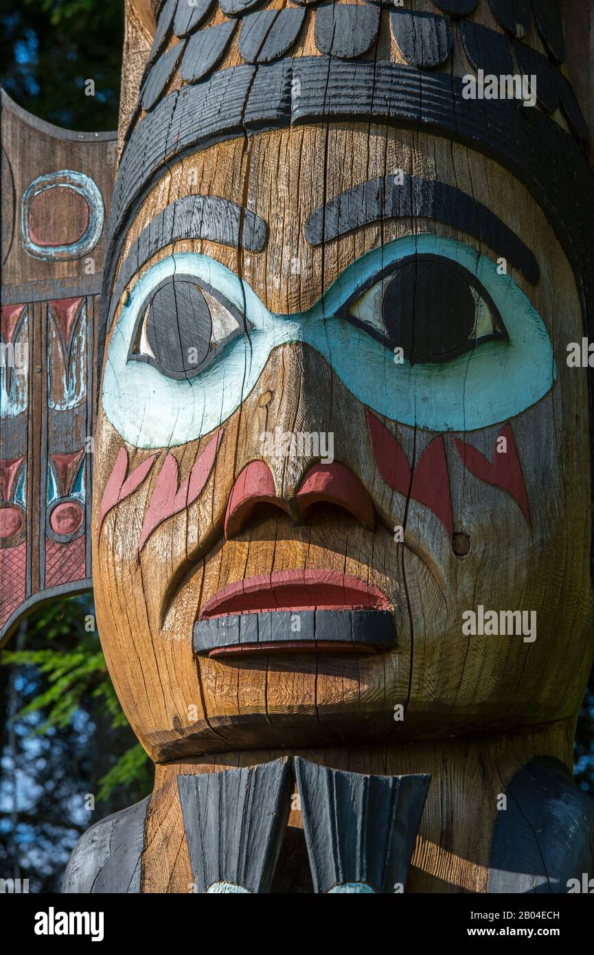Detail of Tlingit totem pole (#12 Tlingit Kadjuk Bird Pole) at the ...