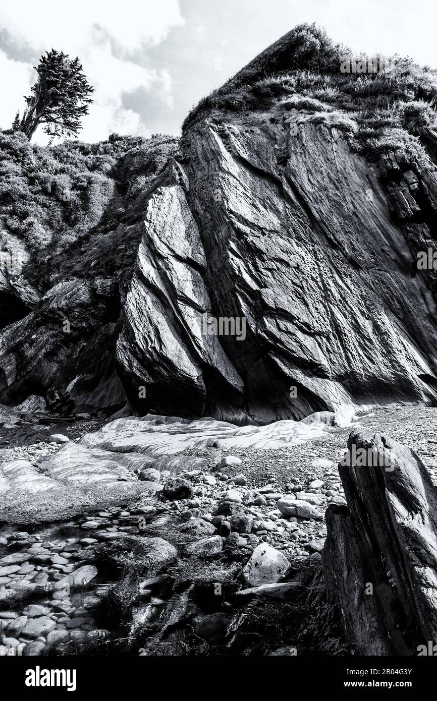 Beach cliff face in North Devon Stock Photo - Alamy