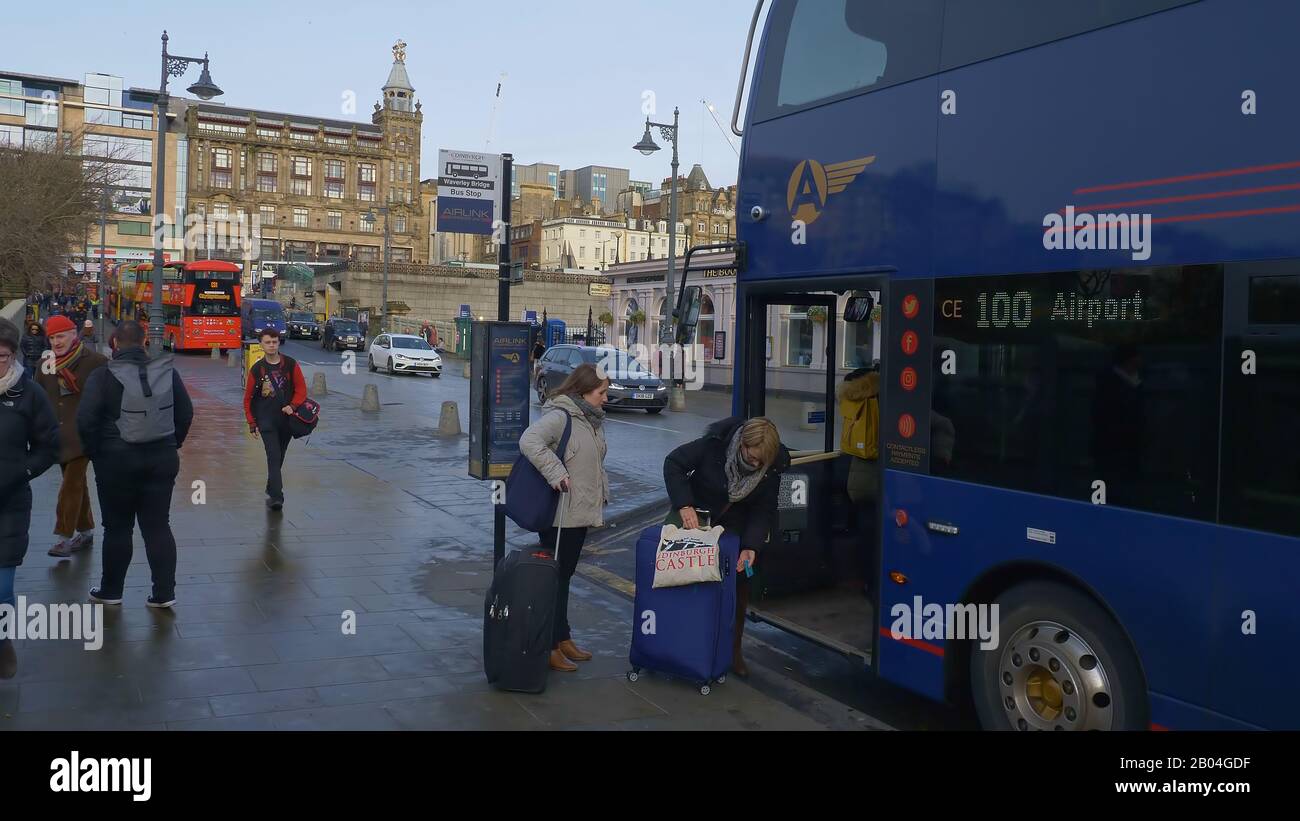 Airport shuttle bus uk hi-res stock photography and images - Alamy