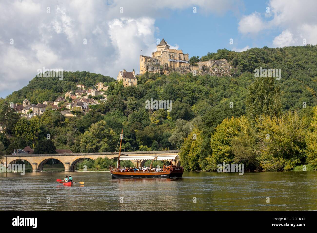 Castelnaud, Dordogne, France - September 7, 2018: Chateau de Castelnaud ...