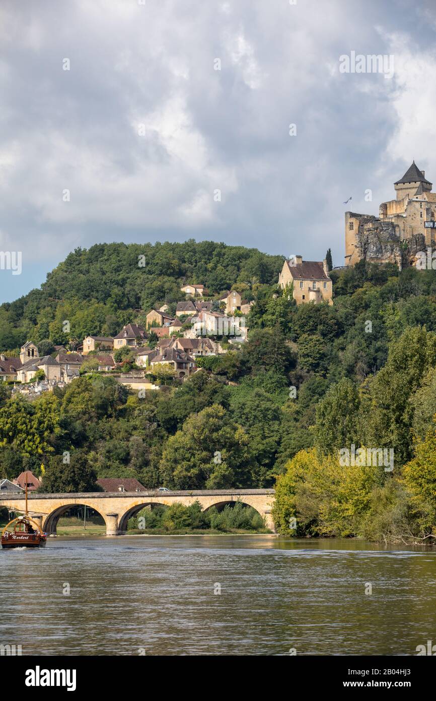 Castelnaud, Dordogne, France - September 7, 2018: Chateau de Castelnaud ...