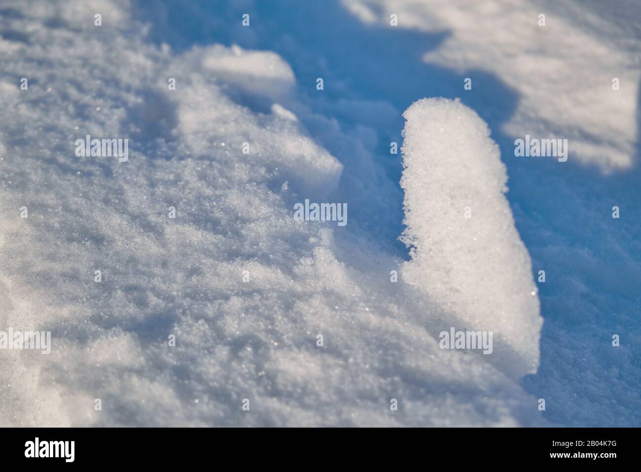 The texture of pure white snow. Fresh snow surface Stock Photo - Alamy