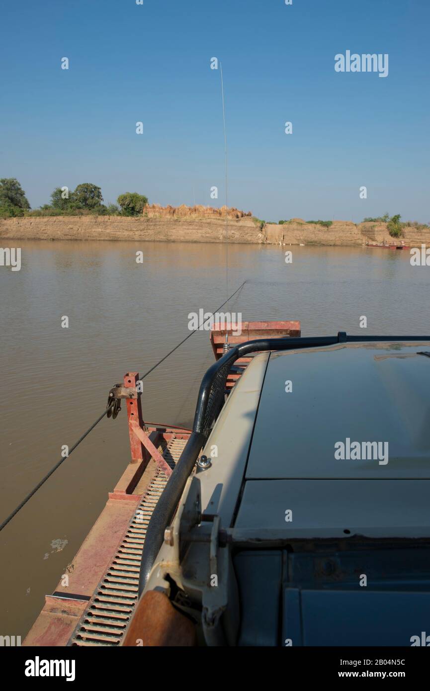 Pontoon ferry hi-res stock photography and images - Alamy