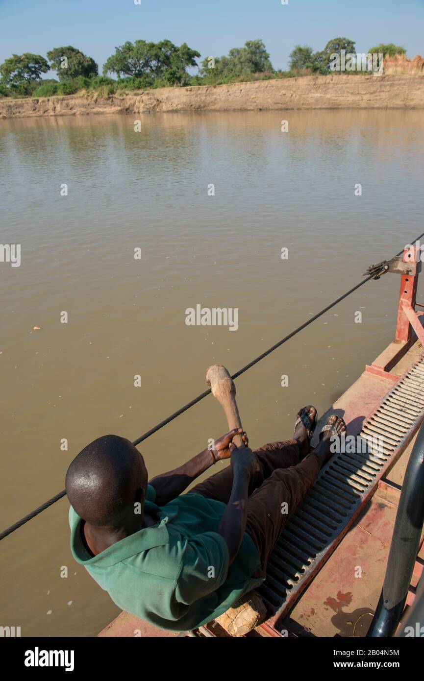 Pontoon ferry hi-res stock photography and images - Alamy