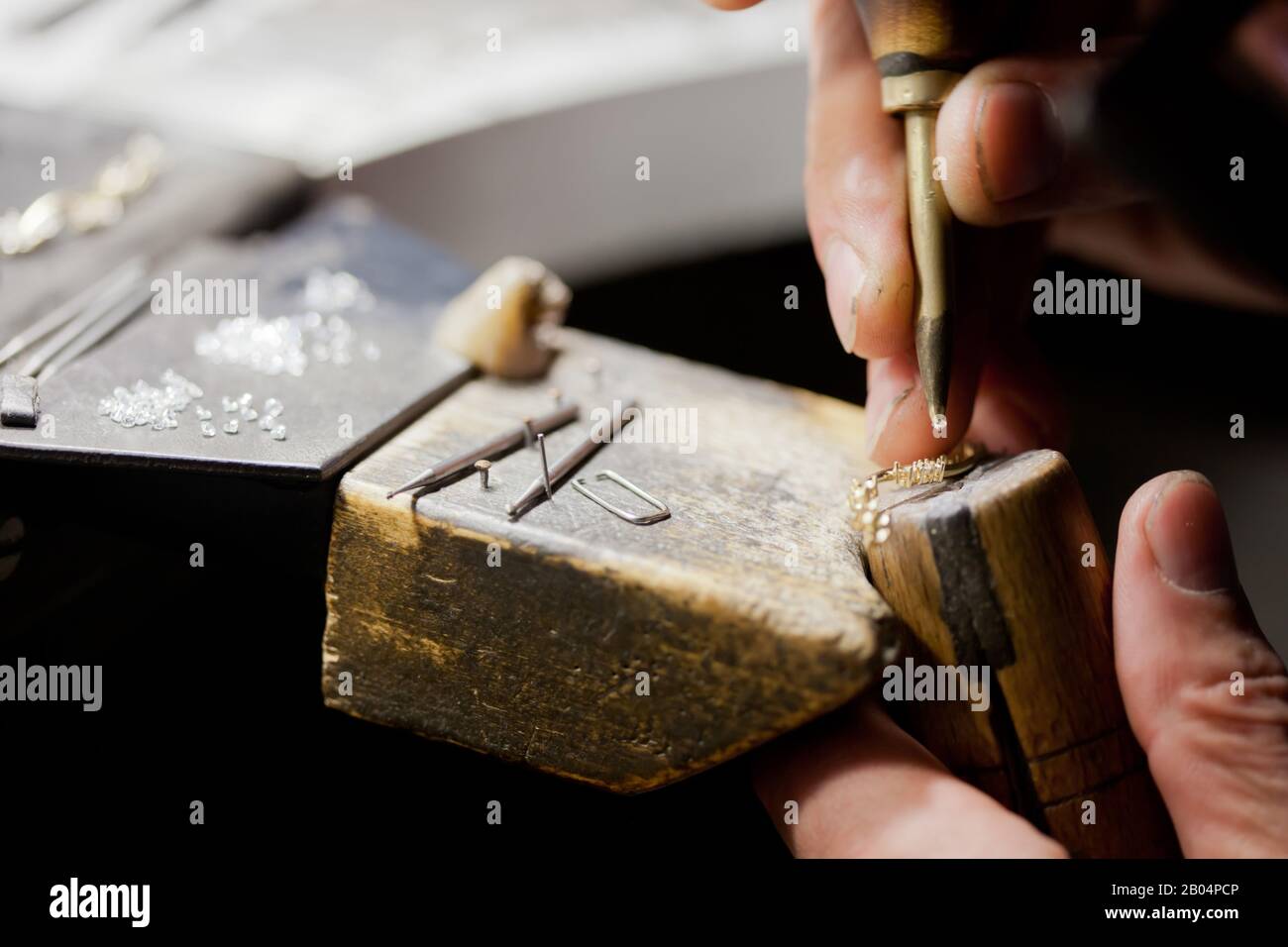 Bending metal hi-res stock photography and images - Alamy