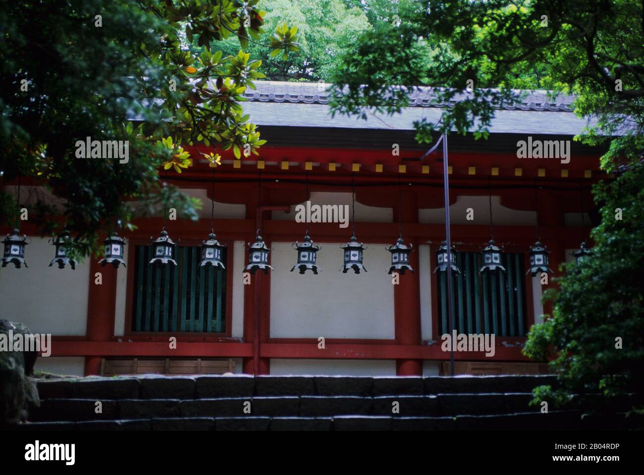 Lanterns in front of the Kasuga Taisha Shrine (Shinto shrine) in Nara ...