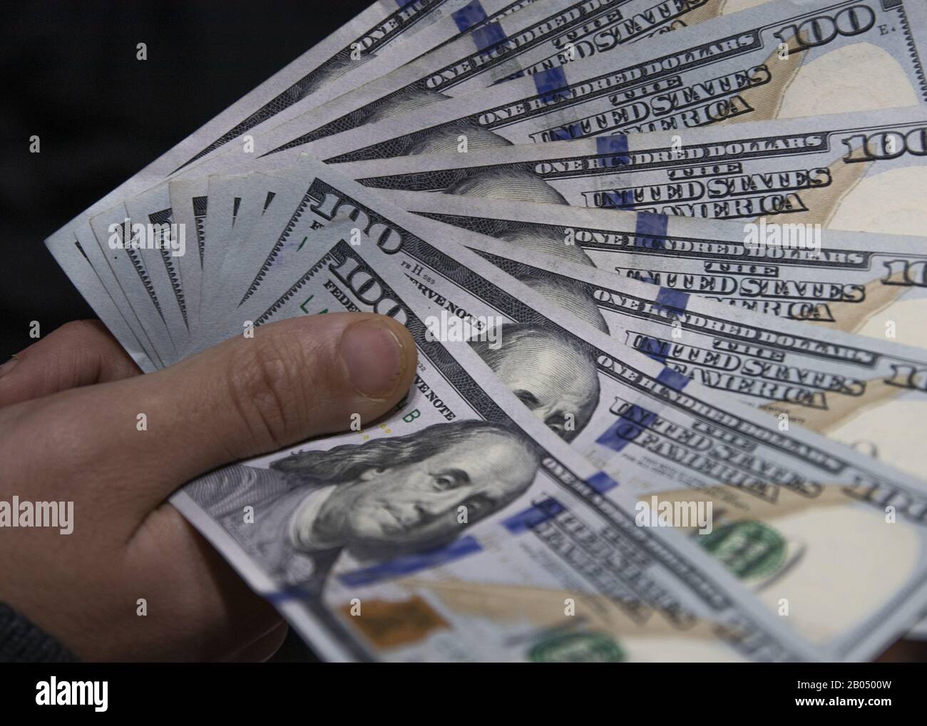 someone are counting money Stock Photo - Alamy