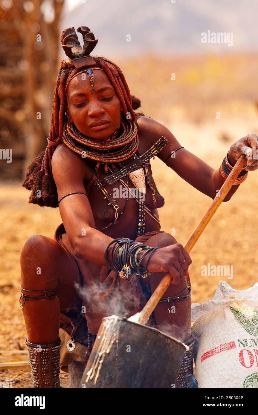 Traditional cooking namibia hi-res stock photography and images - Alamy