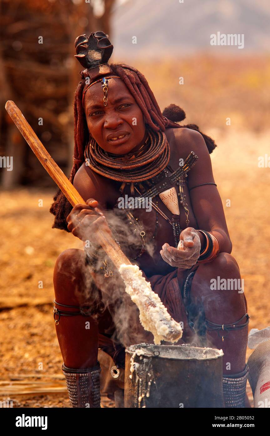 Traditional cooking namibia hi-res stock photography and images - Alamy