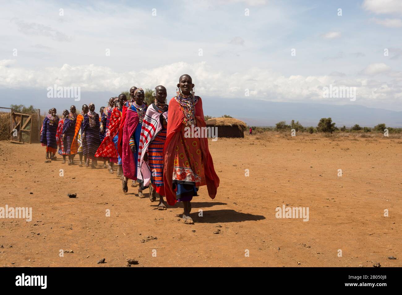 African women dancing hi-res stock photography and images - Alamy