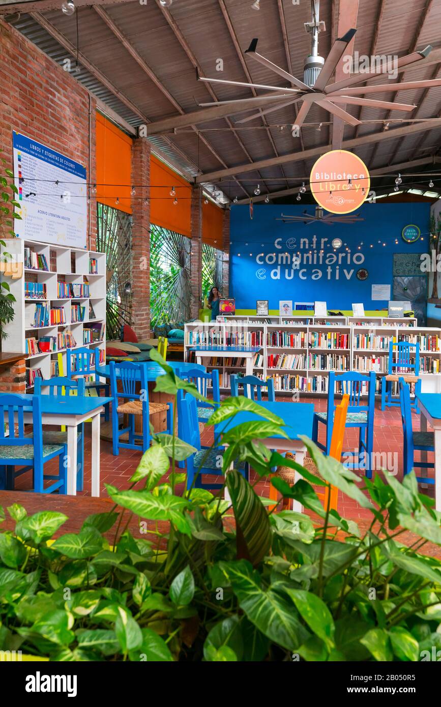 Centro Comunitario Entreamigos, community education center, San ...