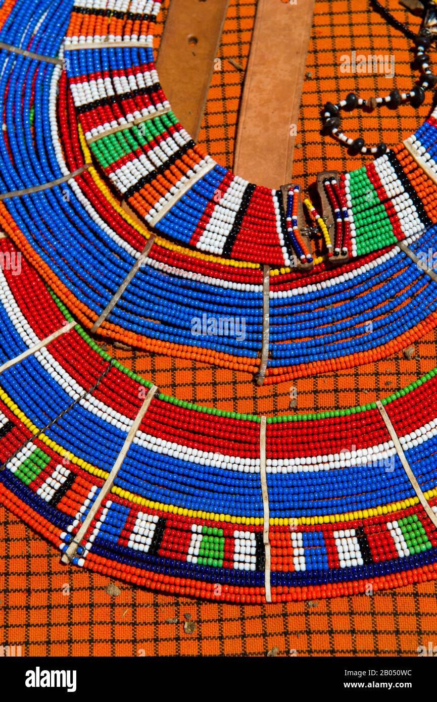 Women and masai jewelry hi-res stock photography and images - Alamy