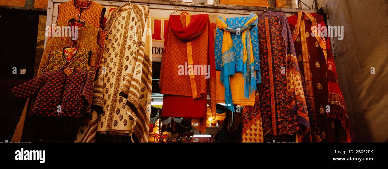 Shimla bazaar hi-res stock photography and images - Alamy