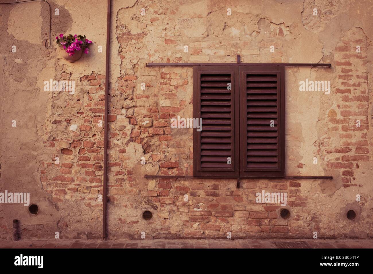 Vintage window shutters hi-res stock photography and images - Alamy