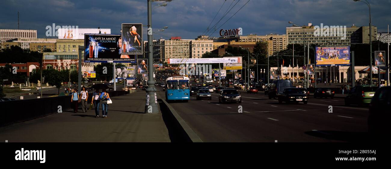 Moscow street scene hi-res stock photography and images - Alamy