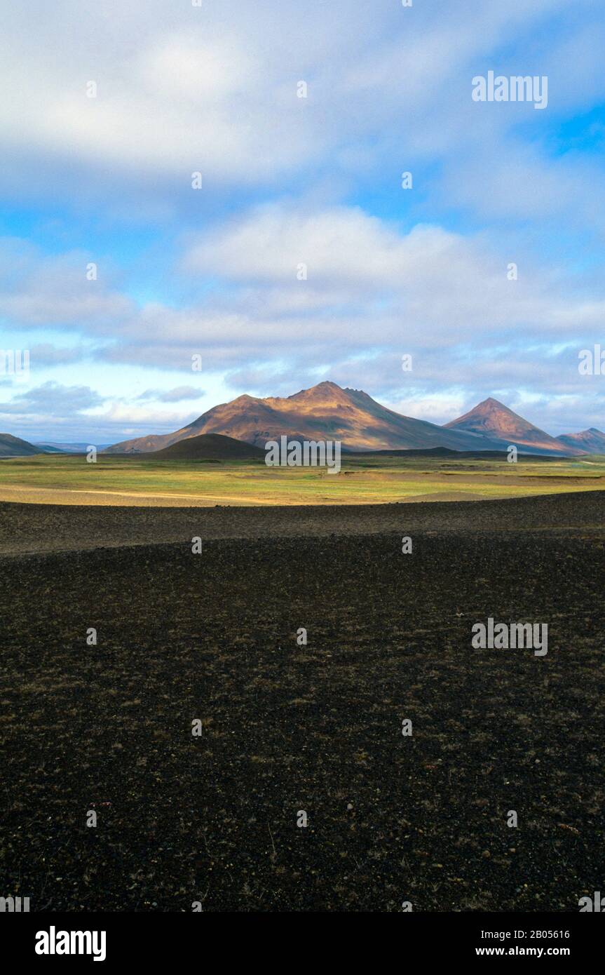 Iceland landscape clouds hi-res stock photography and images - Alamy