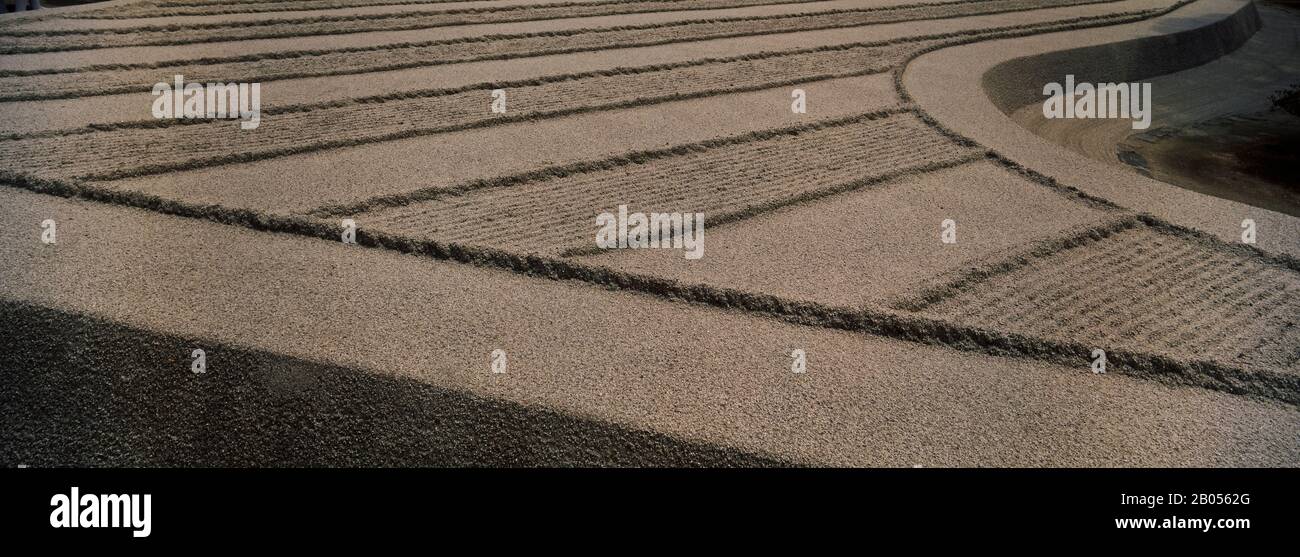 Japanese temple pattern hi-res stock photography and images - Alamy