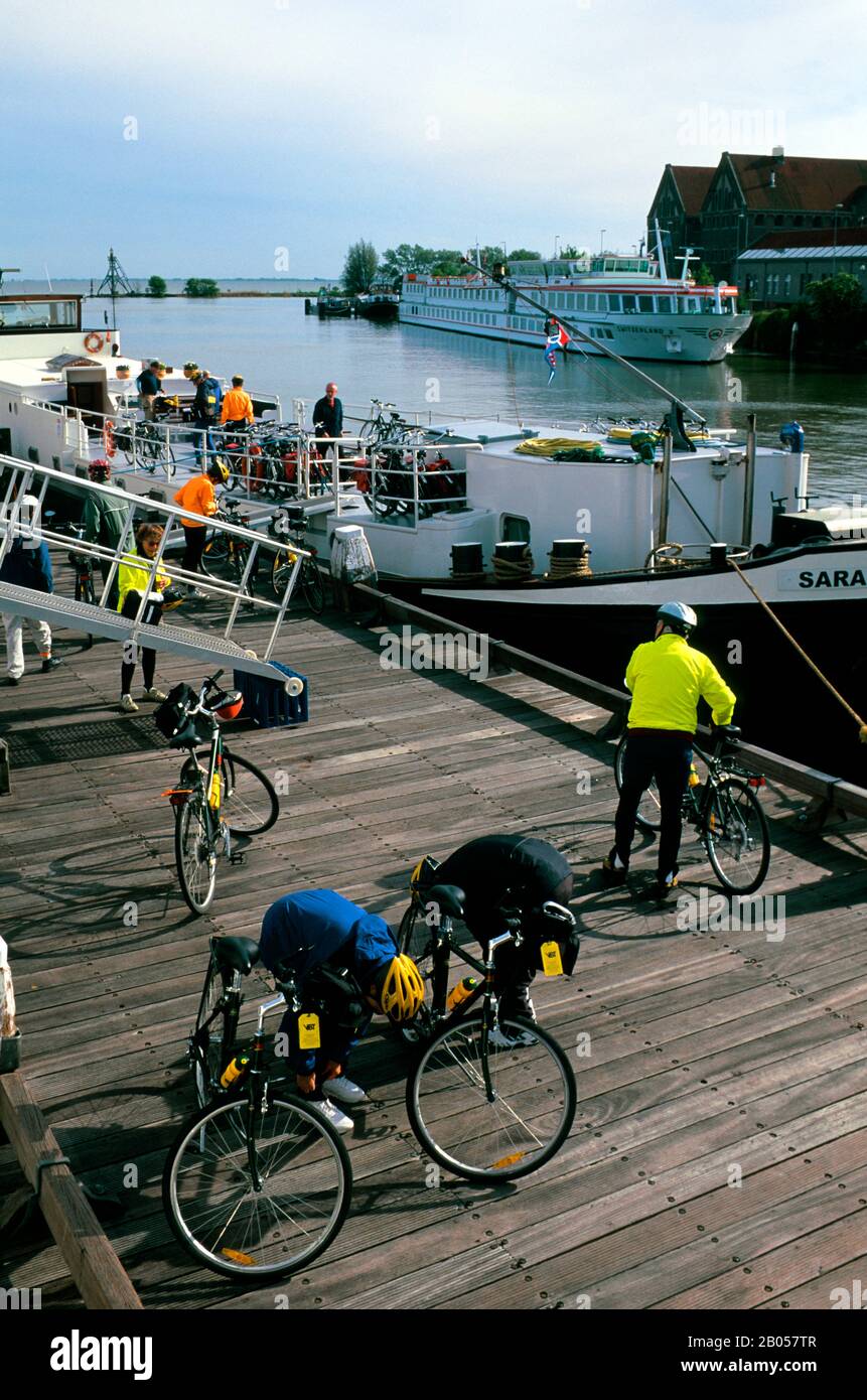 NETHERLANDS, HOLLAND, HOORN, HARBOR, BARGE WITH BICYCLE TOUR Stock ...