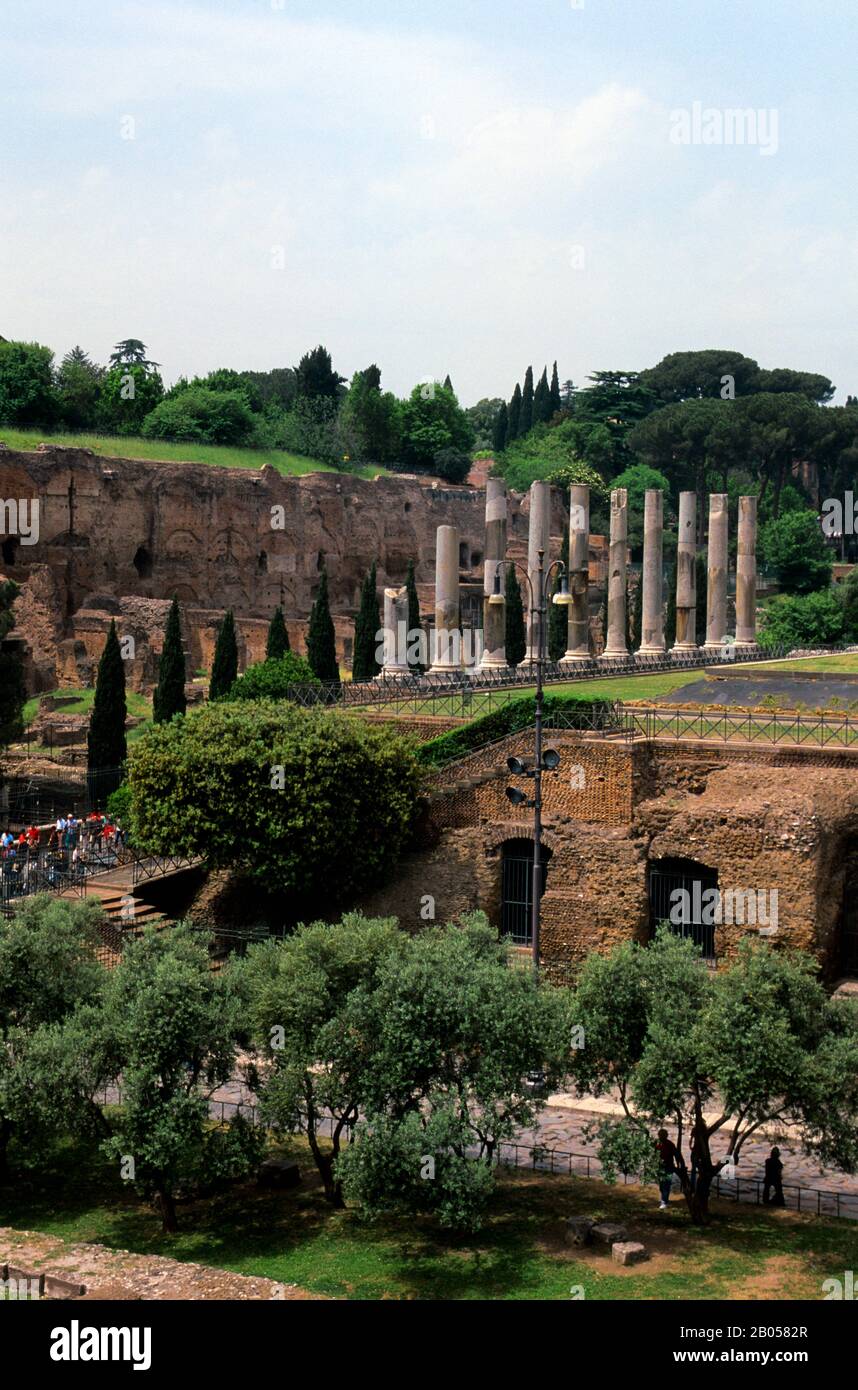 View ancient rome ruins hi-res stock photography and images - Alamy