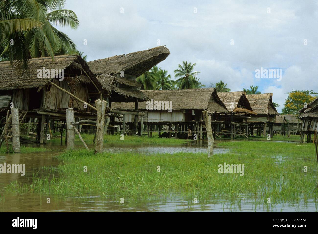 Sepik river houses hi-res stock photography and images - Alamy