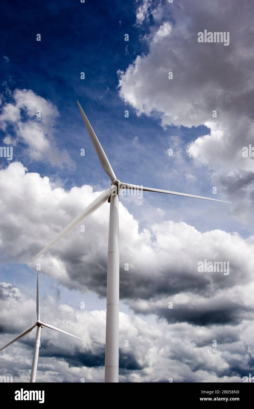 Giant Windmill Farm High Resolution Stock Photography and Images - Alamy