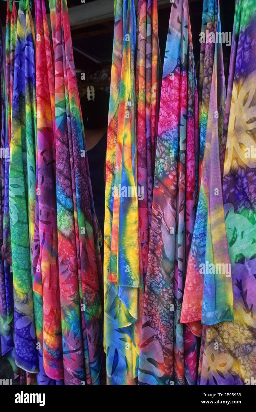 COOK ISLANDS, RAROTONGA, COLORFUL PAREOS (BATIK Stock Photo - Alamy