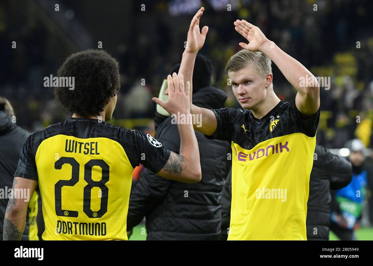 Dortmund, Germany. 18th Feb, 2020. Football: Champions League, Borussia ...