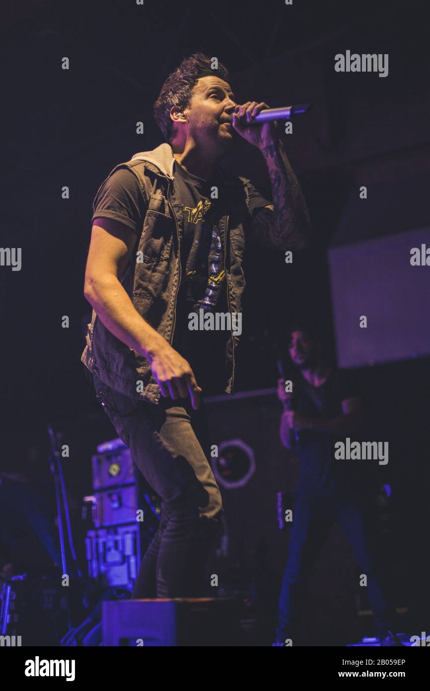Simple plan vocalist hi-res stock photography and images - Alamy