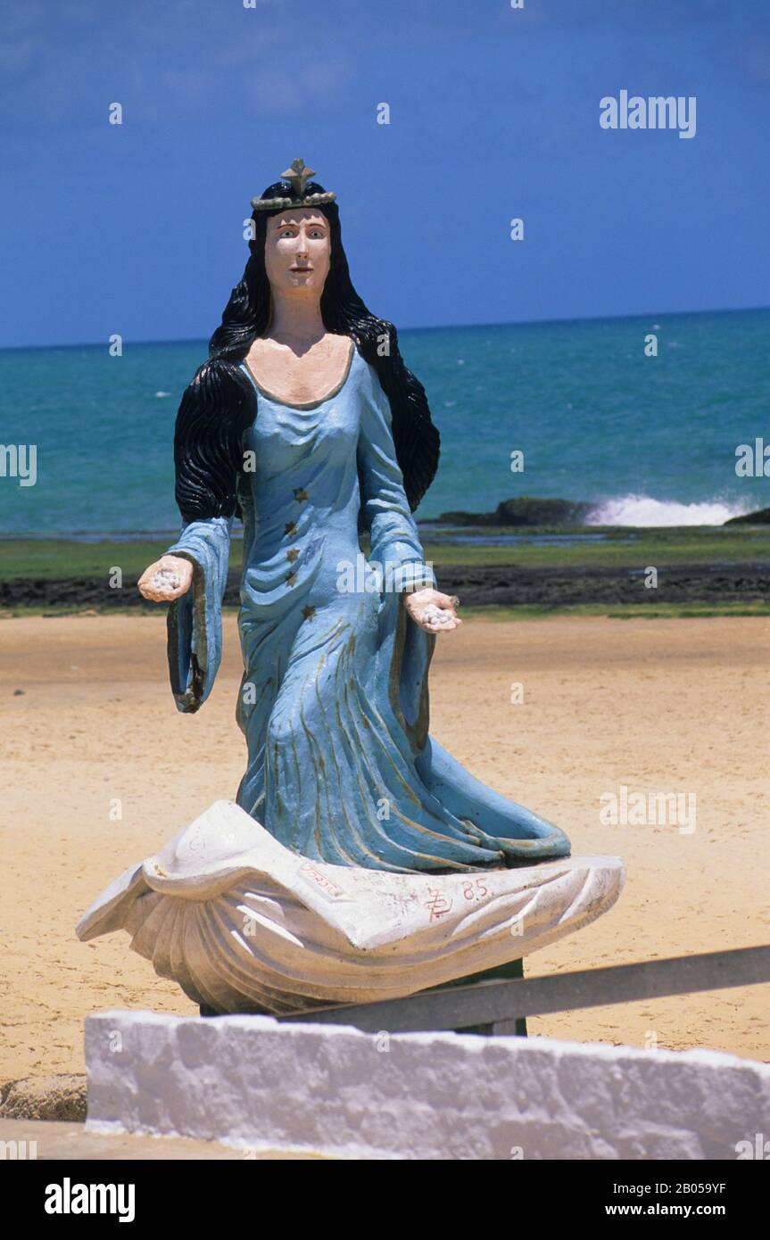 Statue with sea hi-res stock photography and images - Alamy