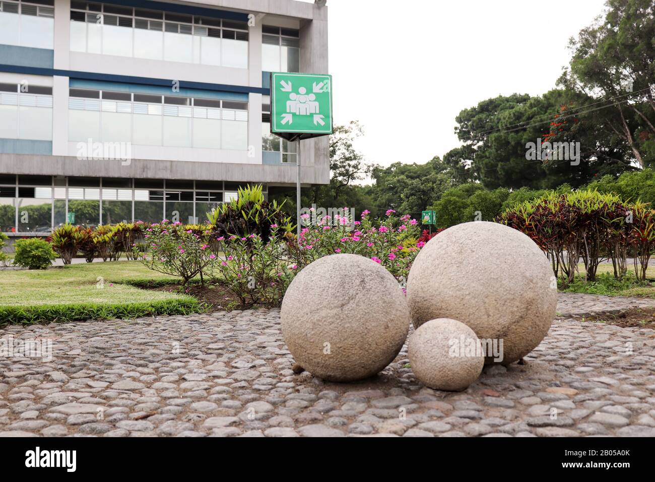 University of san carlos guatemala hi-res stock photography and images ...