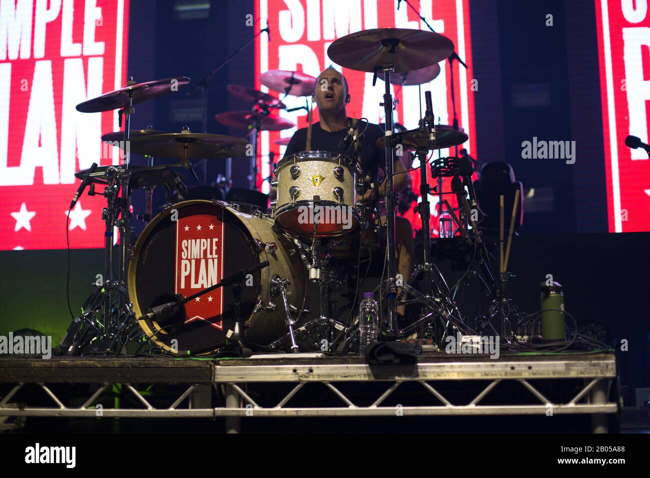 Simple plan drummer hi-res stock photography and images - Alamy