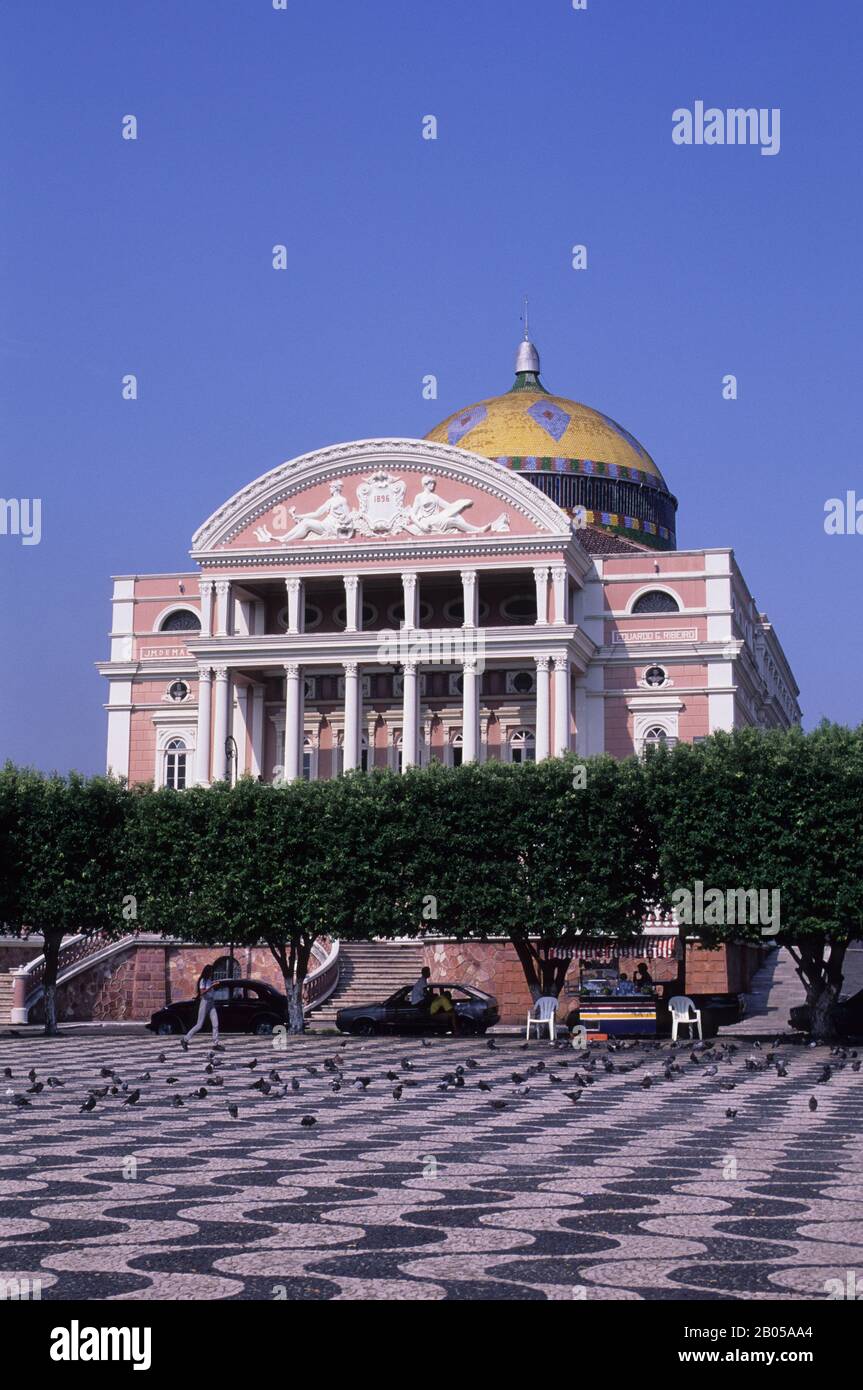 BRAZIL, AMAZON, MANAUS, VIEW OF OPERA HOUSE Stock Photo - Alamy