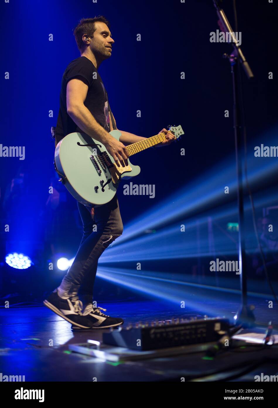 Simple plan guitarist hi-res stock photography and images - Alamy