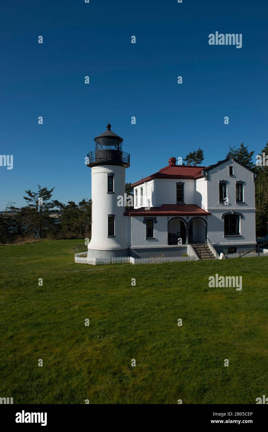 Admiralty Head Lighthouse at Fort Casey State Park on Whidbey Island ...