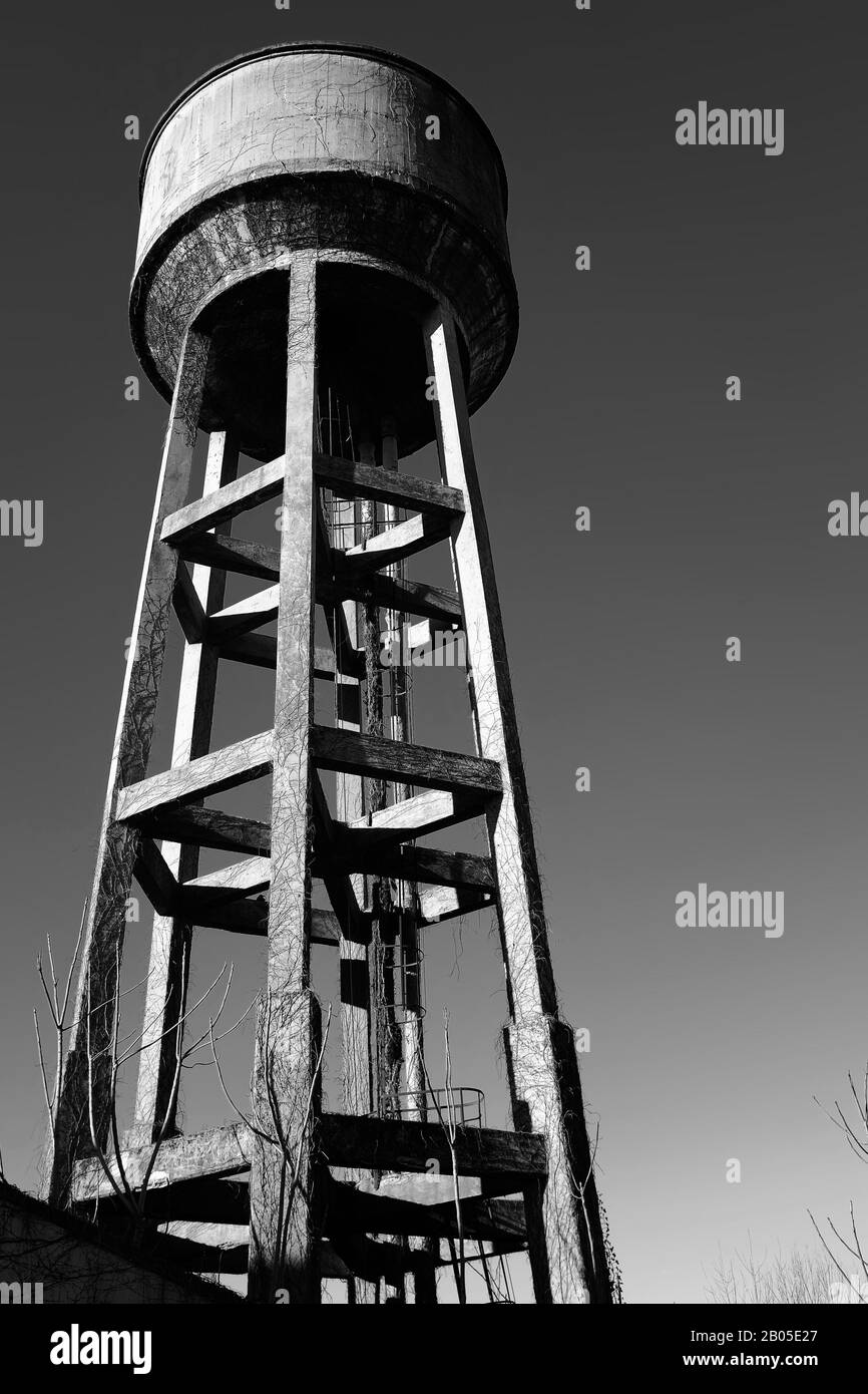 Concrete old water tank hi-res stock photography and images - Alamy
