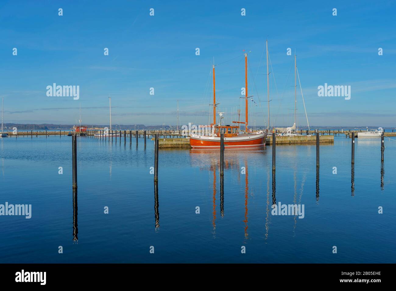 Boat bridge hi-res stock photography and images - Alamy