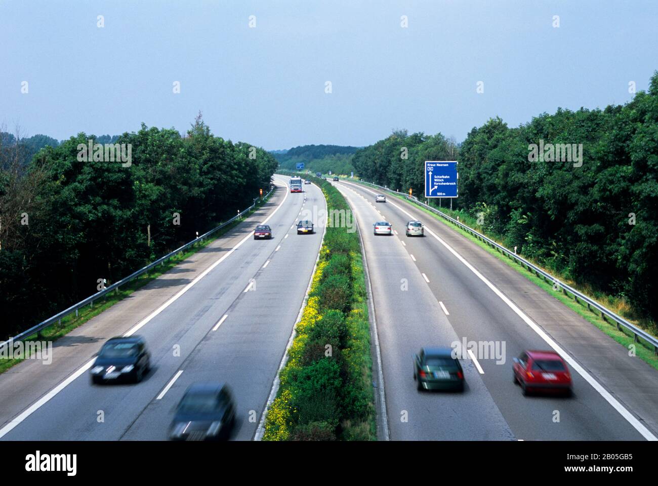 GERMANY, RHINELAND, AUTOBAHN, BETWEEN DUSSELDORF AND ROERMOND Stock ...