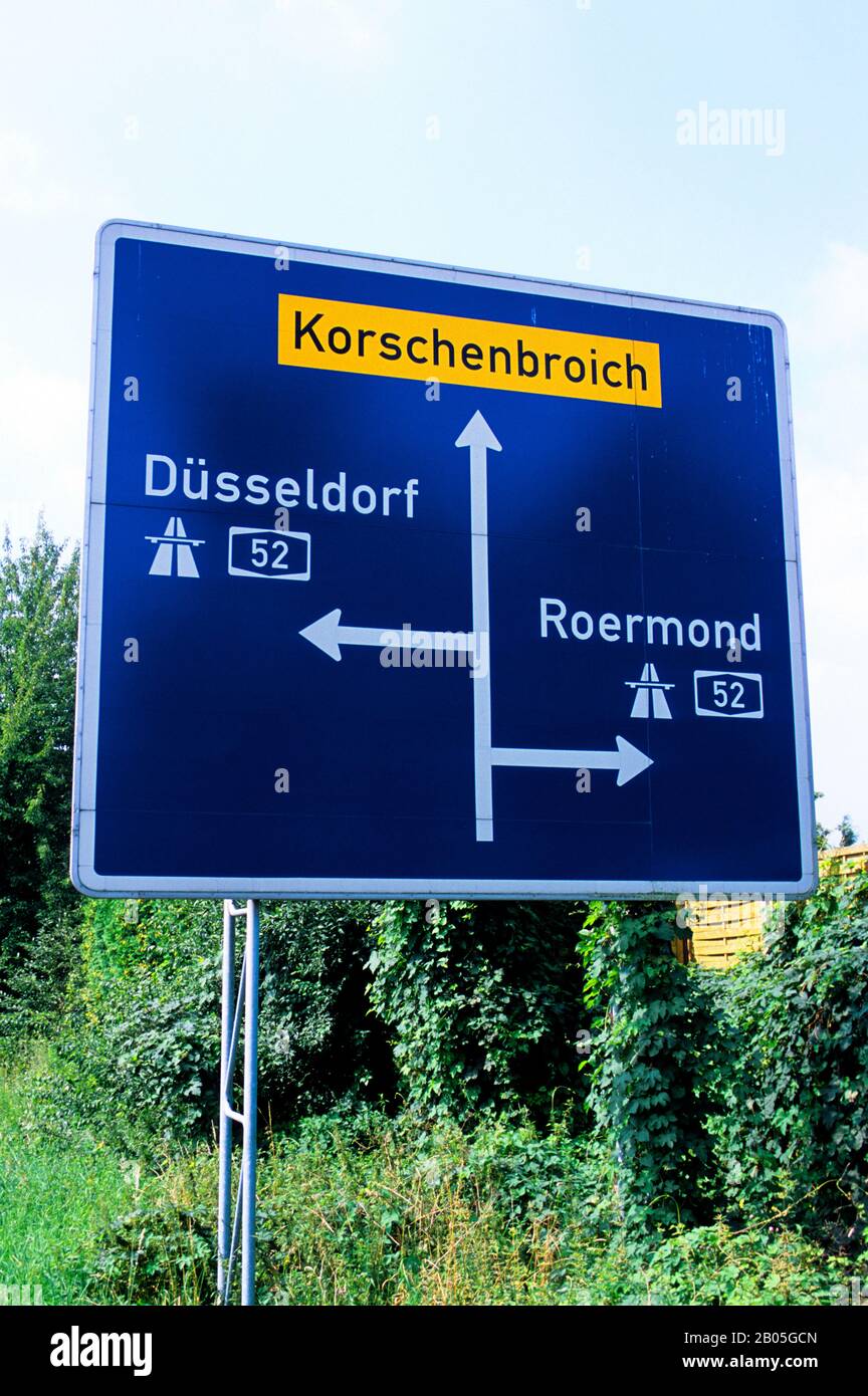 Autobahn signs germany hi-res stock photography and images - Alamy