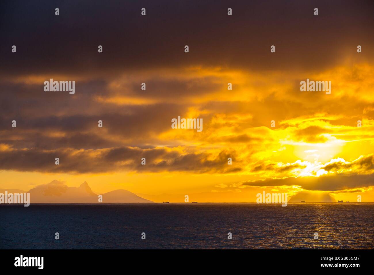 Danco coast iceberg hi-res stock photography and images - Alamy