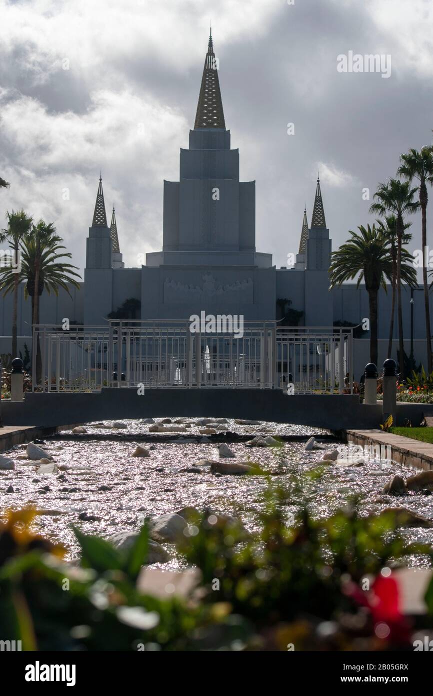 Oakland temple hi-res stock photography and images - Alamy