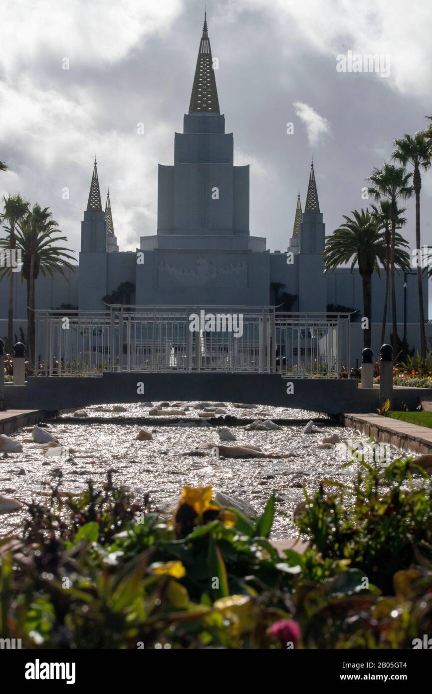 Oakland temple hi-res stock photography and images - Alamy