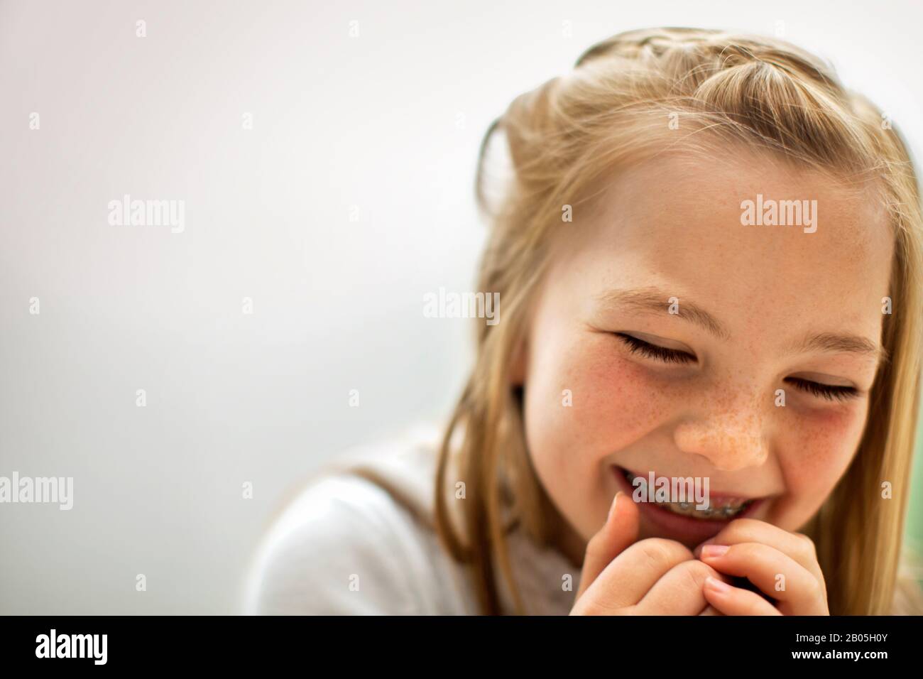 Smiling child giggling joyful hi-res stock photography and images - Alamy