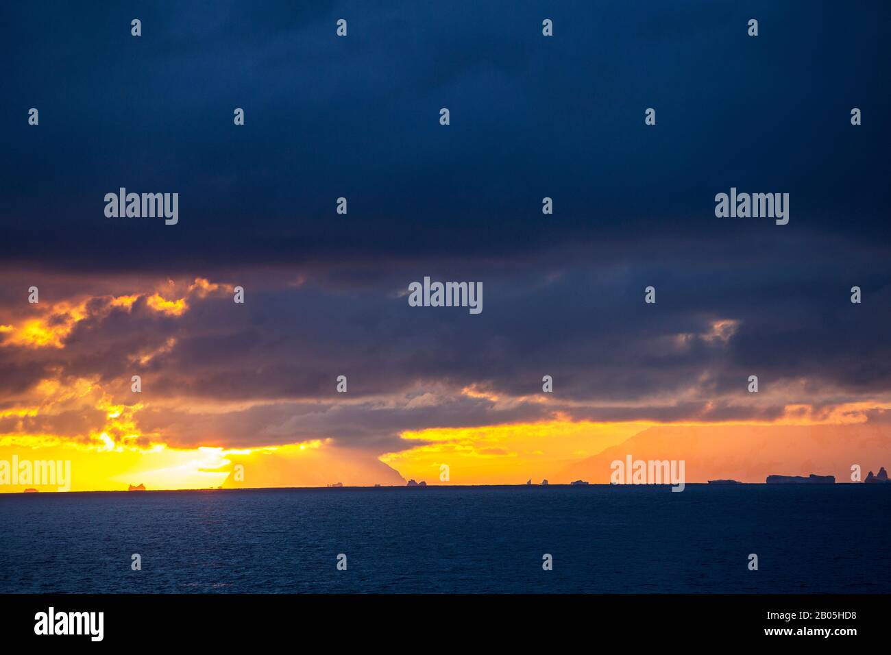 Danco coast iceberg hi-res stock photography and images - Alamy