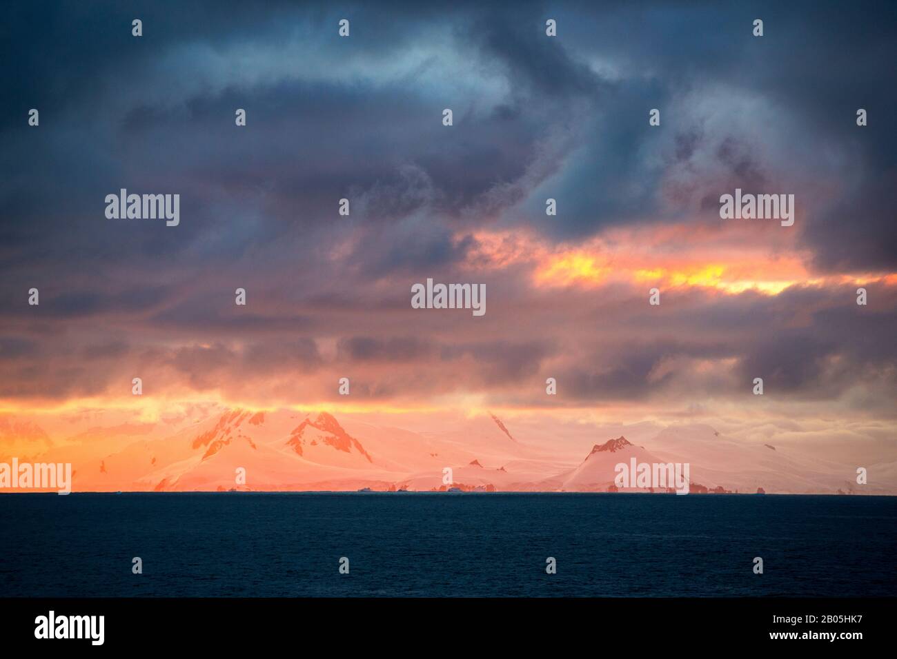 Sunset off the Danco coast, Antarctic Peninsular Stock Photo - Alamy