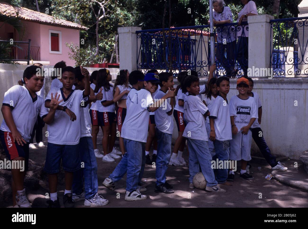 Children lining up school hi-res stock photography and images - Alamy