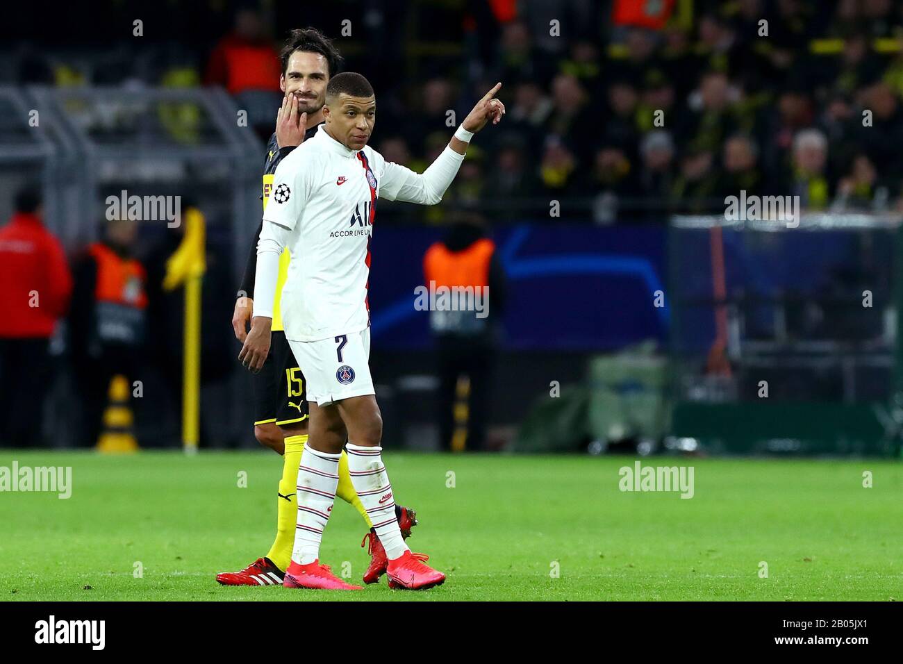 18 february 2020 Dortmund, Germany Soccer Borussia Dortmund v Paris Saint Germain L-R: Mats ...