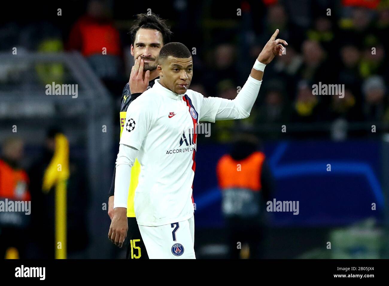 18 february 2020 Dortmund, Germany Soccer Borussia Dortmund v Paris Saint Germain L-R: Mats ...